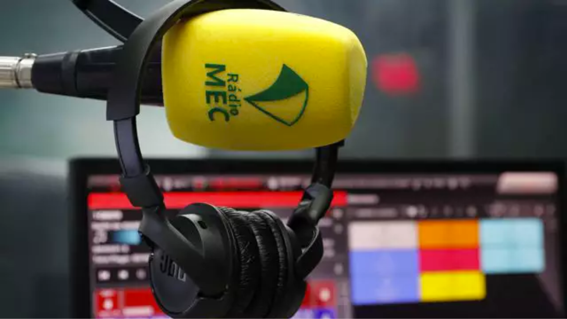 Centenário resgata debate sobre desafios e papel do rádio no Brasil ...